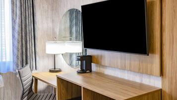 Secretária, Wi-fi grátis, roupa de cama fornecida