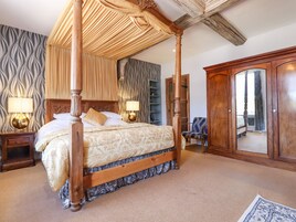 10 quartos, individualmente decorados, individualmente mobiliados