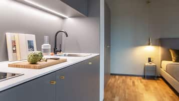 Estúdio superior | Cozinha privada | Geladeira grande, micro-ondas, cooktop, lava-louças