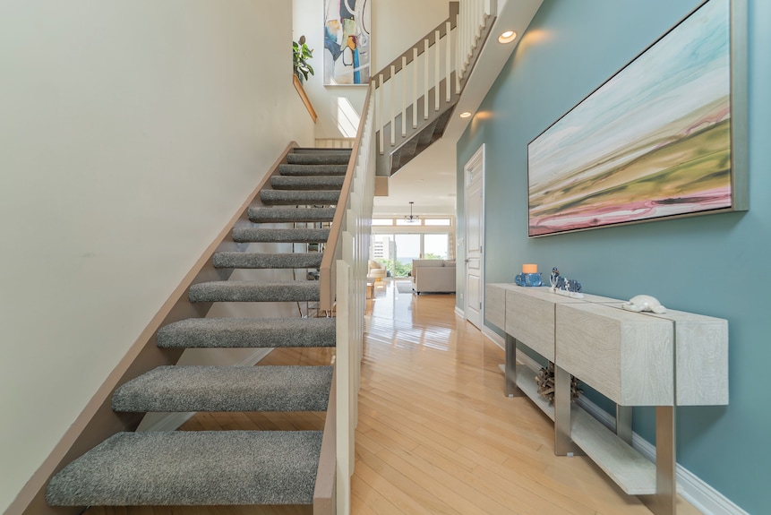 Close To Beach, Spacious Interior And Exterior, Panoramic Lake, Park, City Views - Michigan City, IN