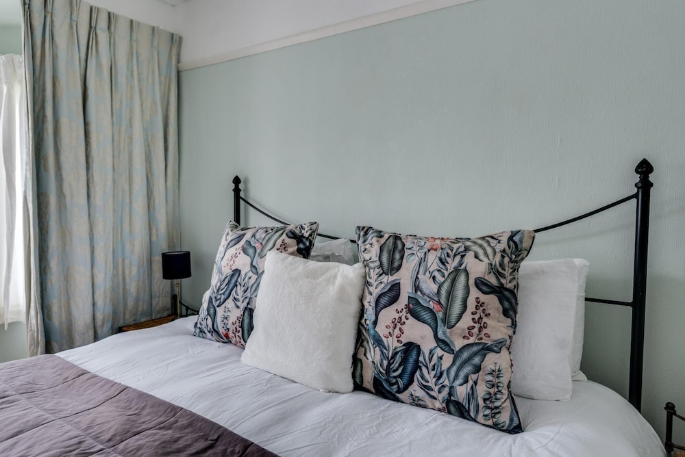 Cheerfull 3-bedroom Home With Parking Garden - Oxford