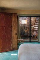 Quarto Deluxe | 1 quarto, cofre no quarto, com mobília individualizada, secretária 