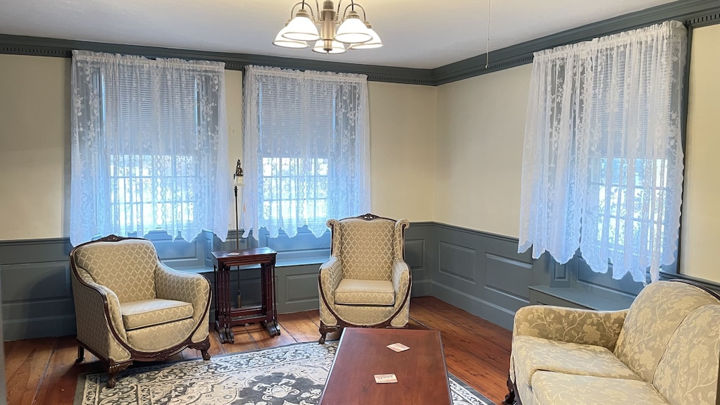 Historic Colonial On Willard Brook. - Massachusetts