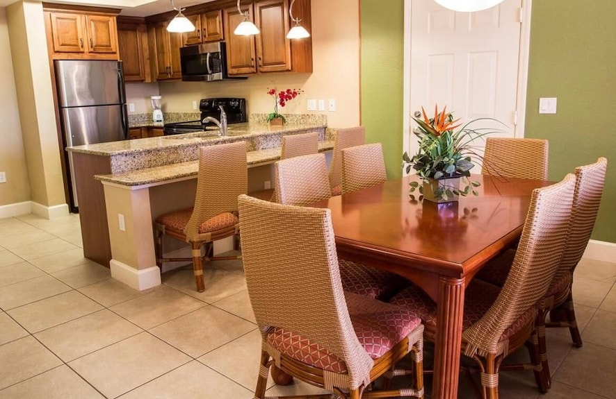 5 Minutes To The Theme Parks! The Resort Include Waterpark, Pools, Bowling Alley - Winter Garden, FL