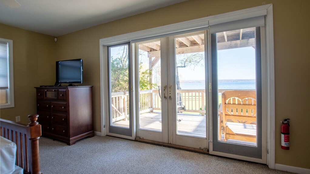 Captains Hideaway: The Perfect Vacation Spot! - Seneca Lake, NY