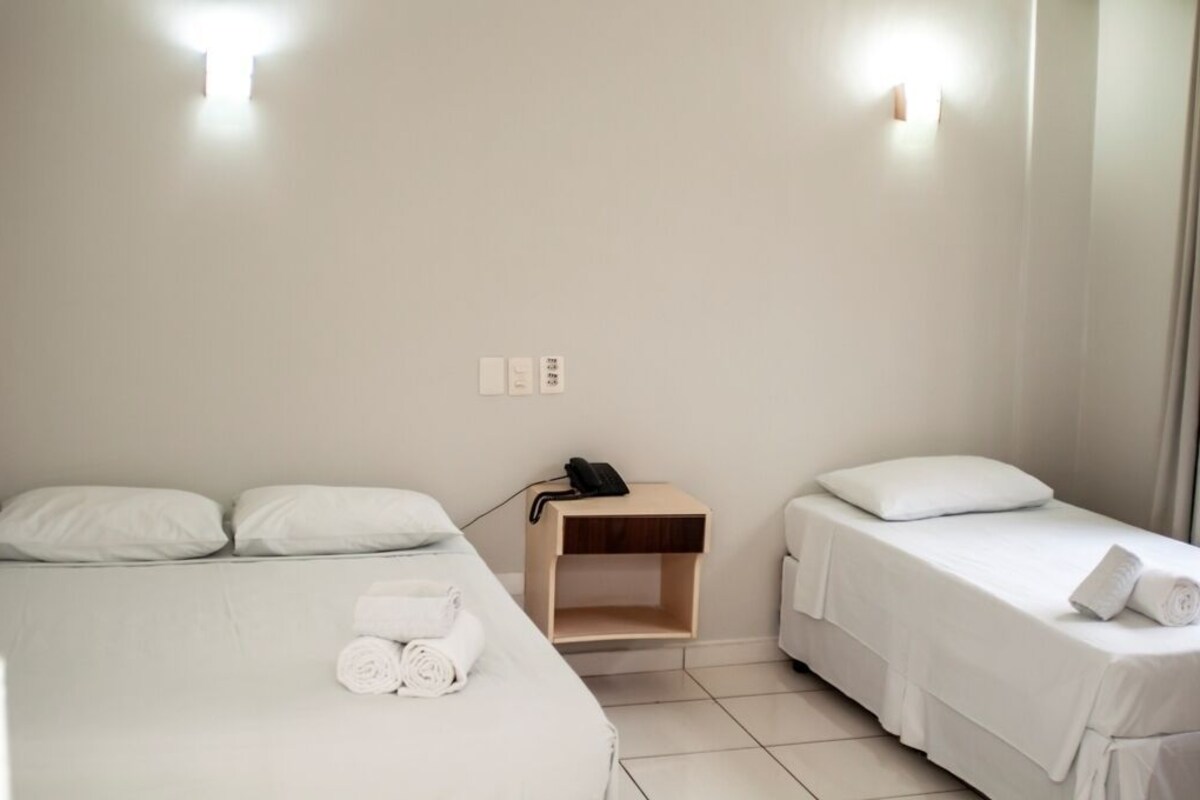 Minibar, cofre no quarto, secretária, Wi-fi grátis 