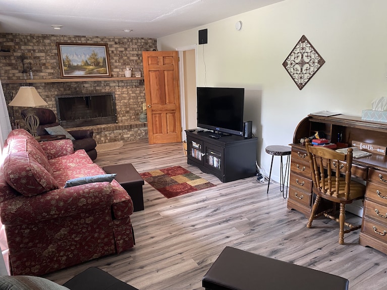 Our Comfortable Neighborhood Home - Rothrock State Forest, State College