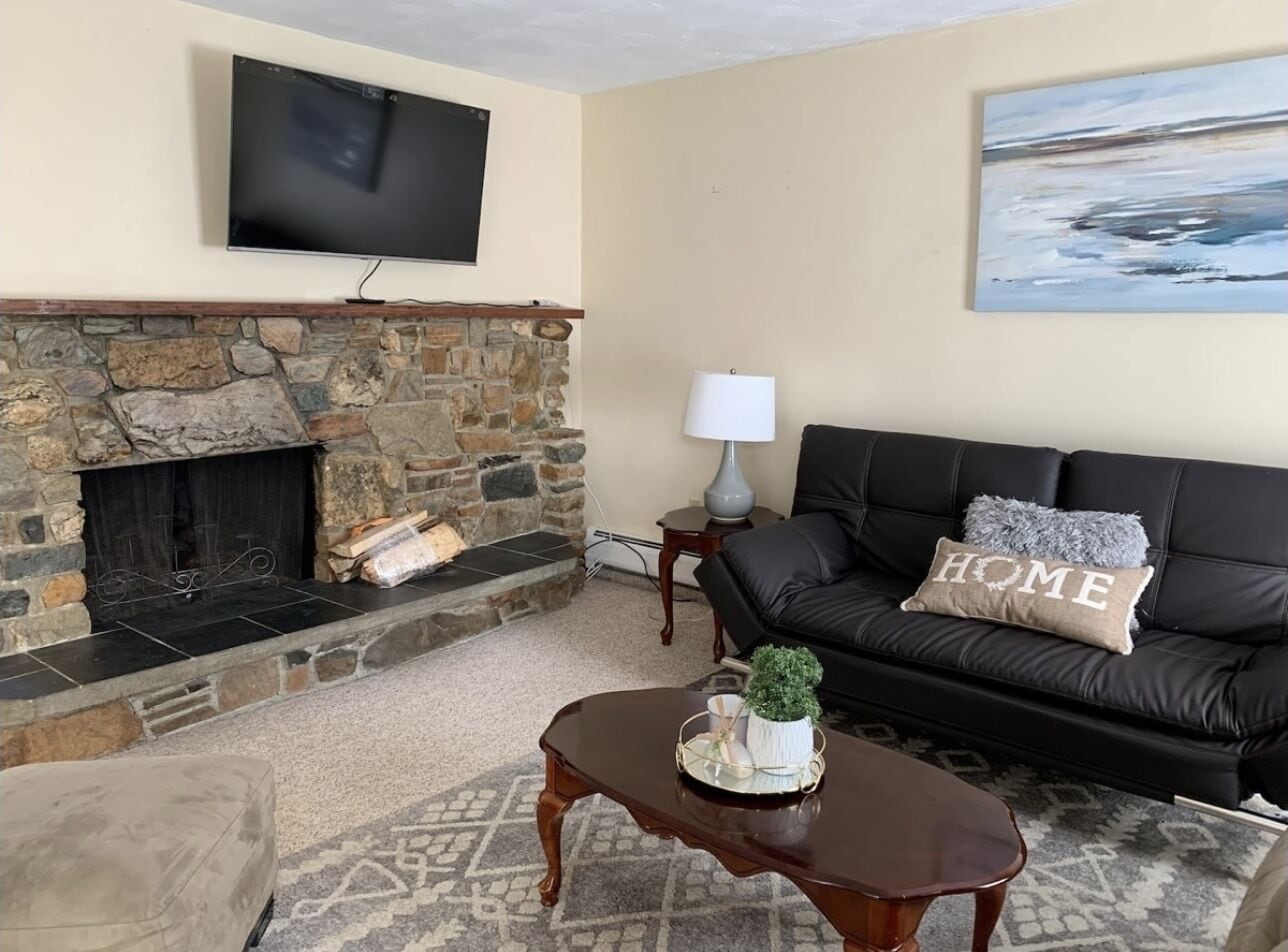 Lake View 2 Bedroom With Kitchen And Balcony - Alaska