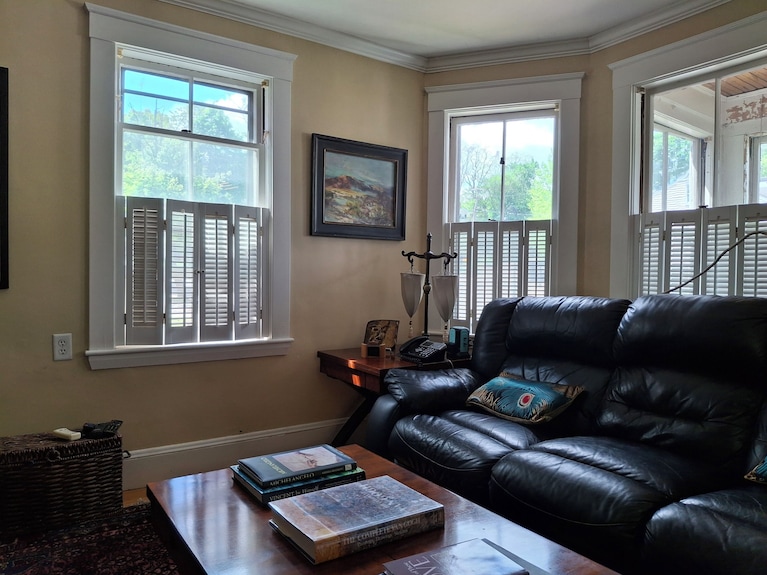 2nd Floor Apartment 5 Minutes To The Subway To Boston & Cambridge. - Hyde Park - Boston