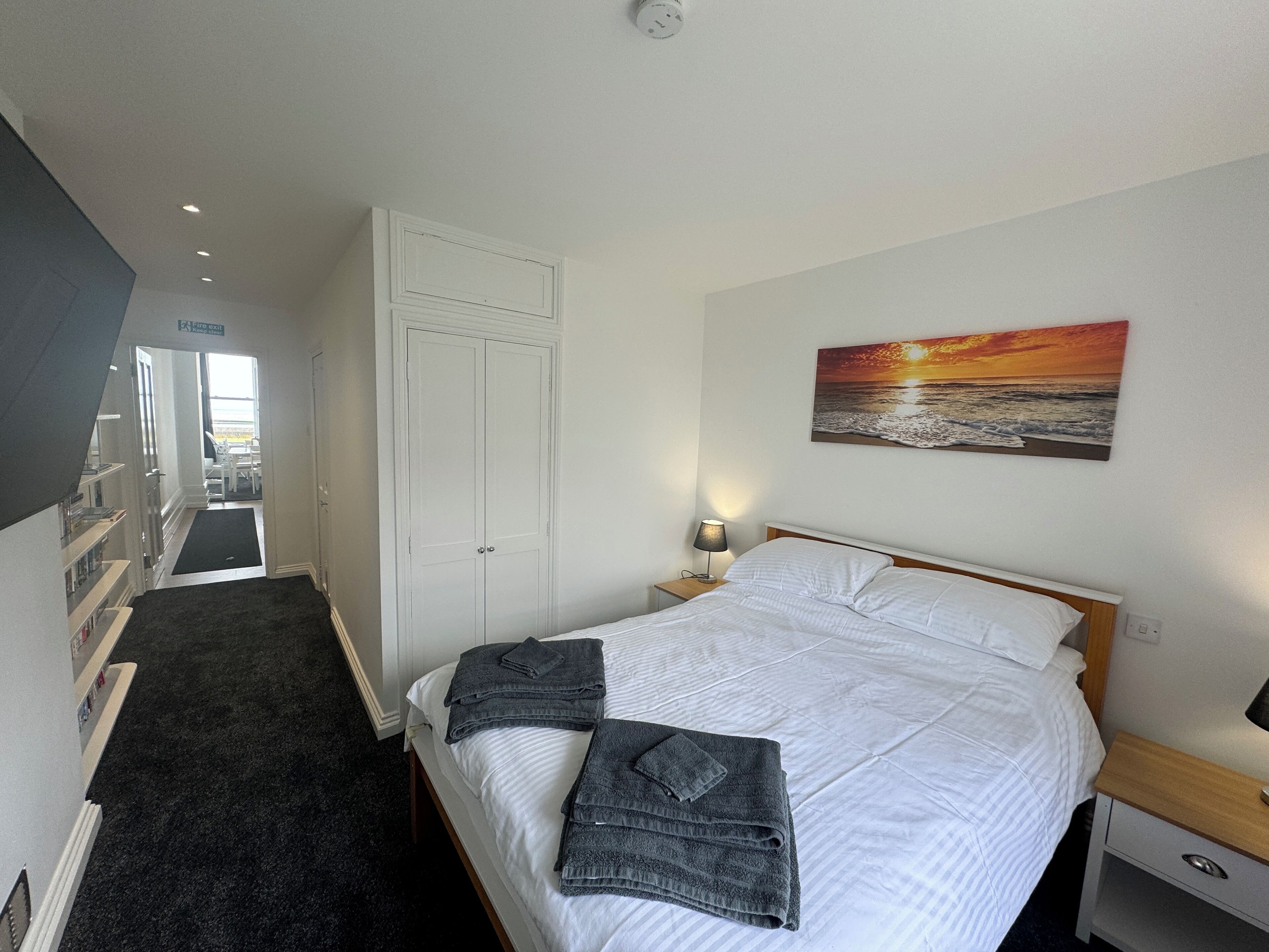 Beach Front 2 Bedroom Apartment With Uninterrupted Sea Views - Dymchurch