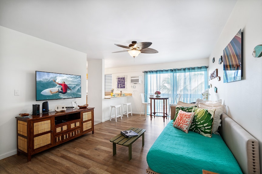 Kona Mansions#301 Top Floor, Corner Unit W/ocean Views & Ac - Hawaii