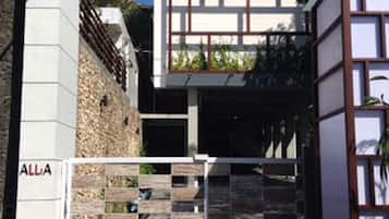 Fachada da propriedade