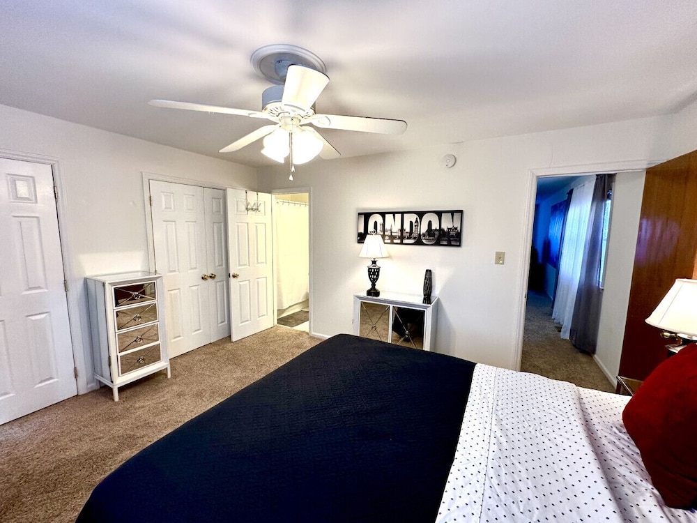 Cozy Downtown Destination - Raleigh, NC