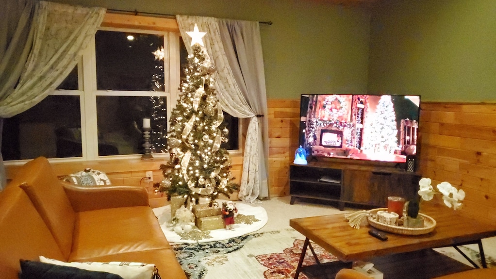 Big Lake Cabin With Hot Tub/ Kayaks/ Ping Pong/ Cable - Michigan