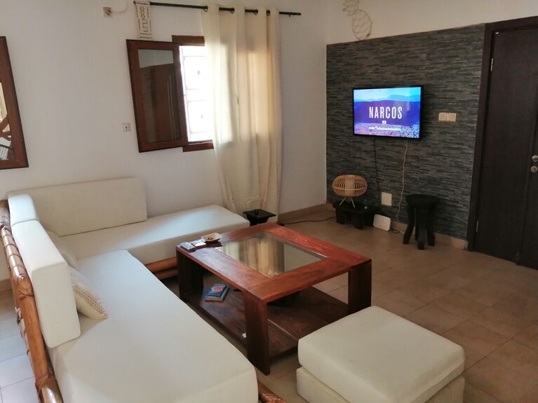 Agréable Maison Tout ÉQuipé Avec Garage - Bamako