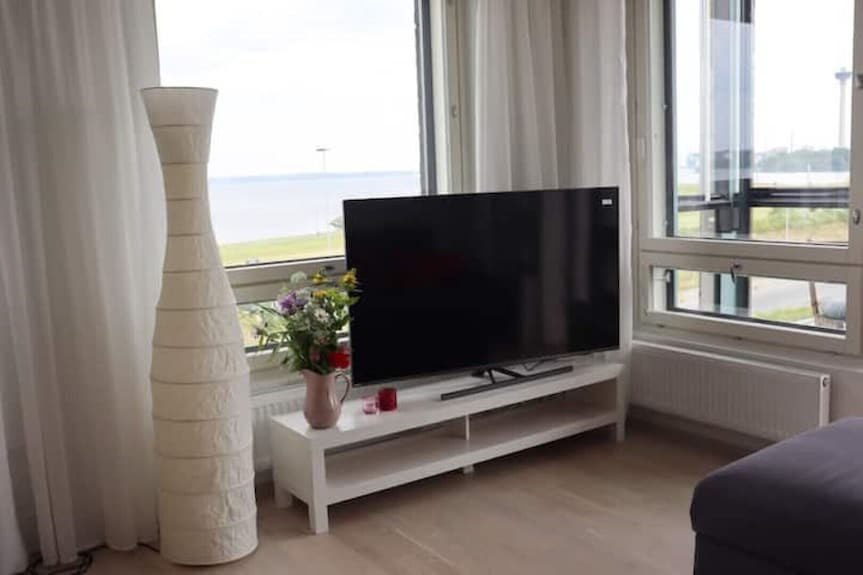 New Gorgeous Apartment With Lake View And Garage - Pirkkala