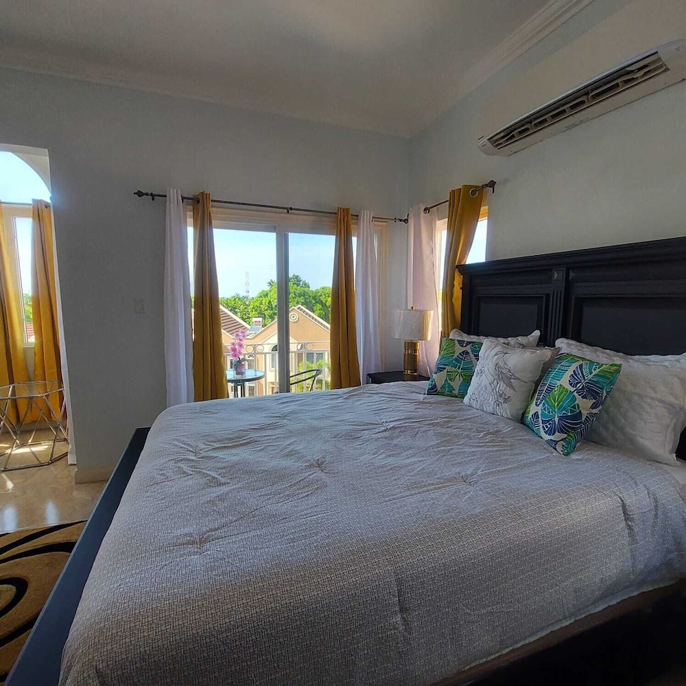 Tropical Luxury 2 Bedroom Jamaican Townhouse - Ocho Rios