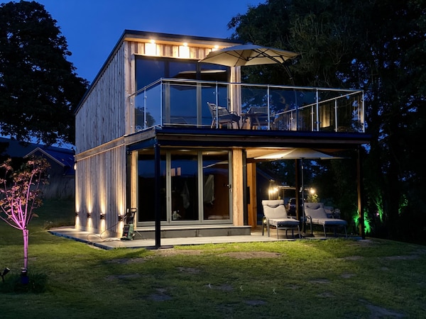 Tawny Lodge - 1 Bedroom - Blossom Farm - Pembrokeshire