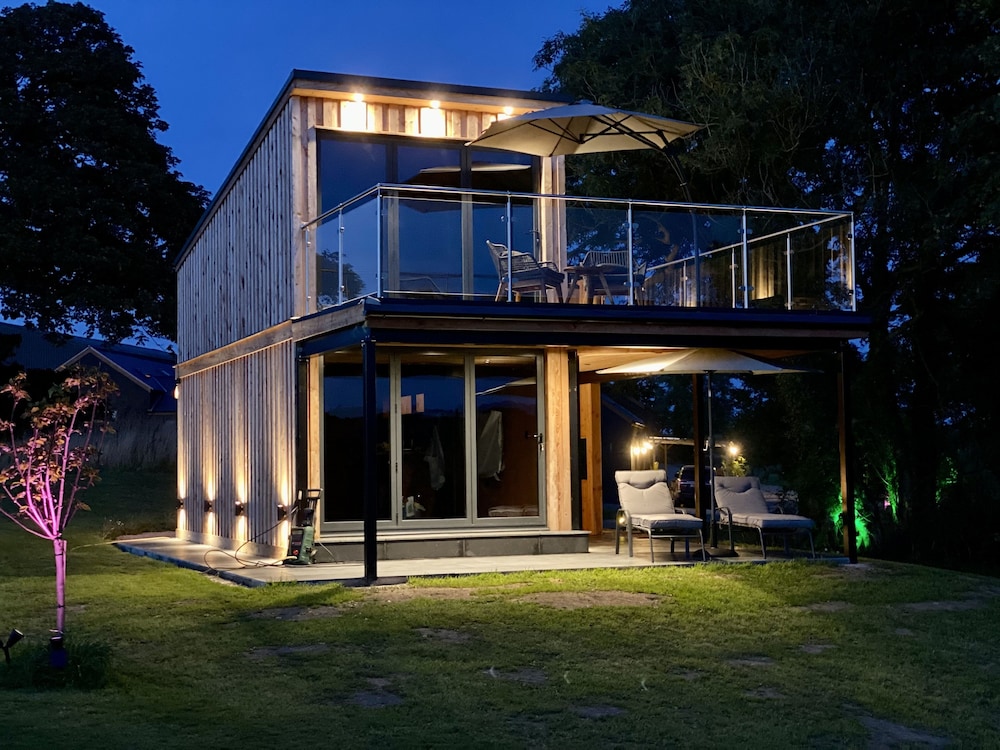 Tawny Lodge - 1 Bedroom - Blossom Farm - Pembrokeshire