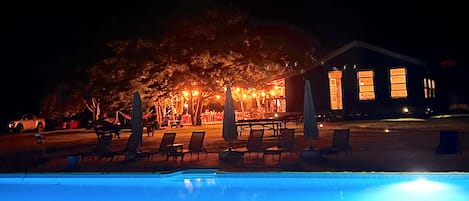 Piscina externa sazonal
