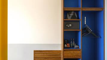 Roupas de cama premium, camas Select Comfort, frigobar