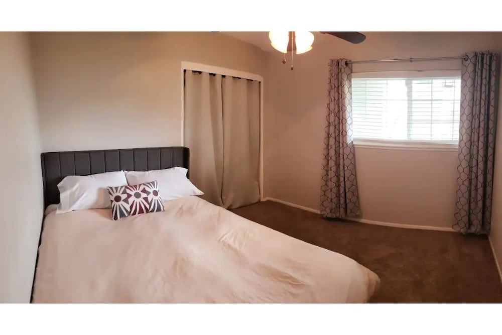 Spacious Ventura Home With Yard - Camarillo, CA