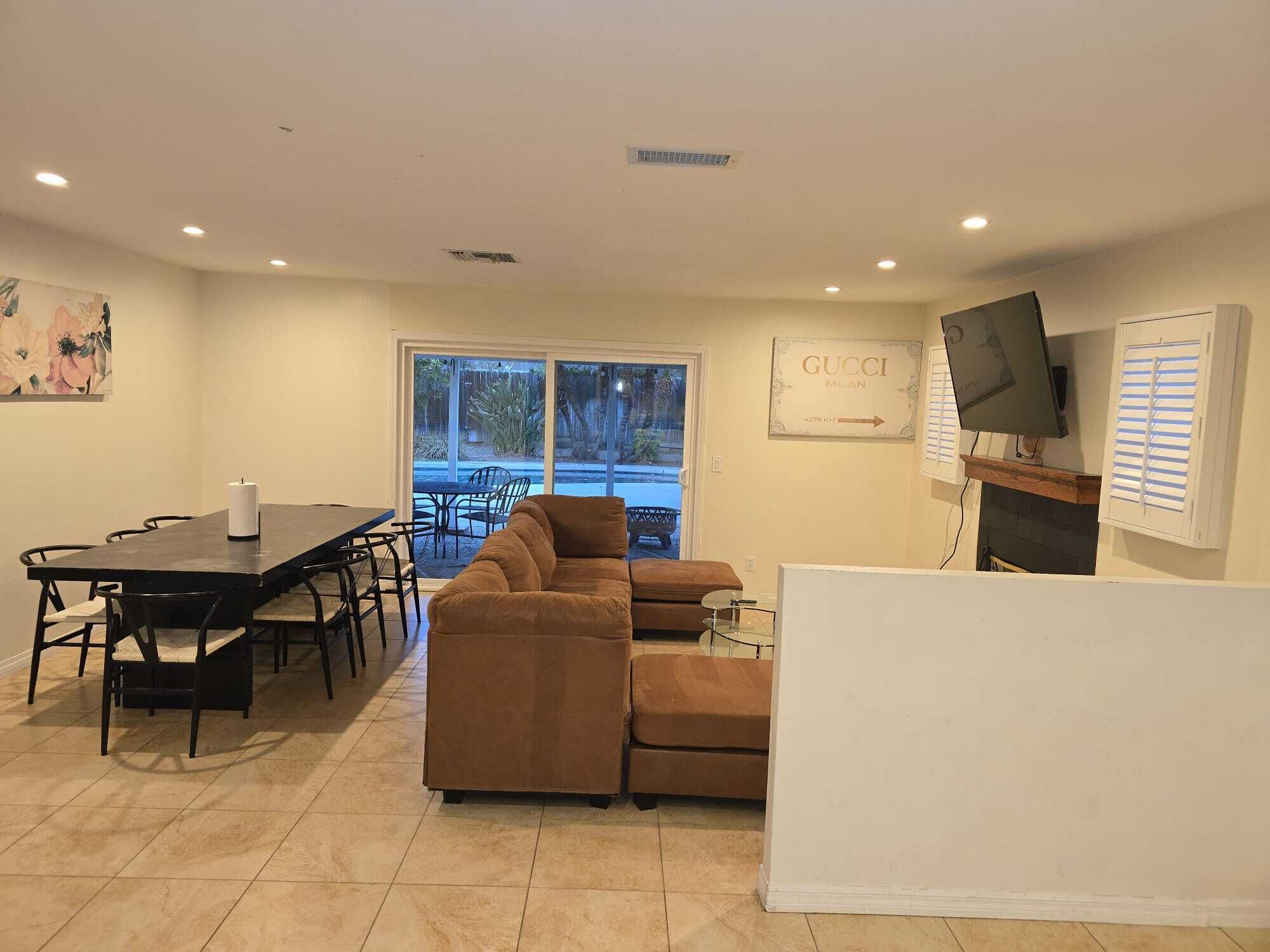 4 Bedroom West Hills Charmer With Pool And Jacuzzi - Calabasas, CA