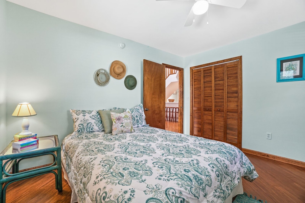 Vacation Rental In Beach-front Neighborhood With Pool Access - Cape San Blas, FL