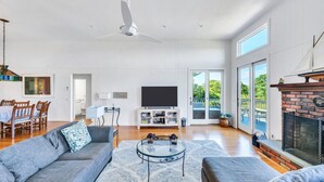 Casa, 2 camas Queen (Lake Montauk Marvel) | Sala de estar