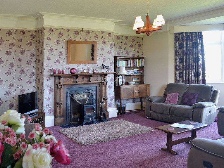 4 Bedroom Accommodation In Porlock - Devon