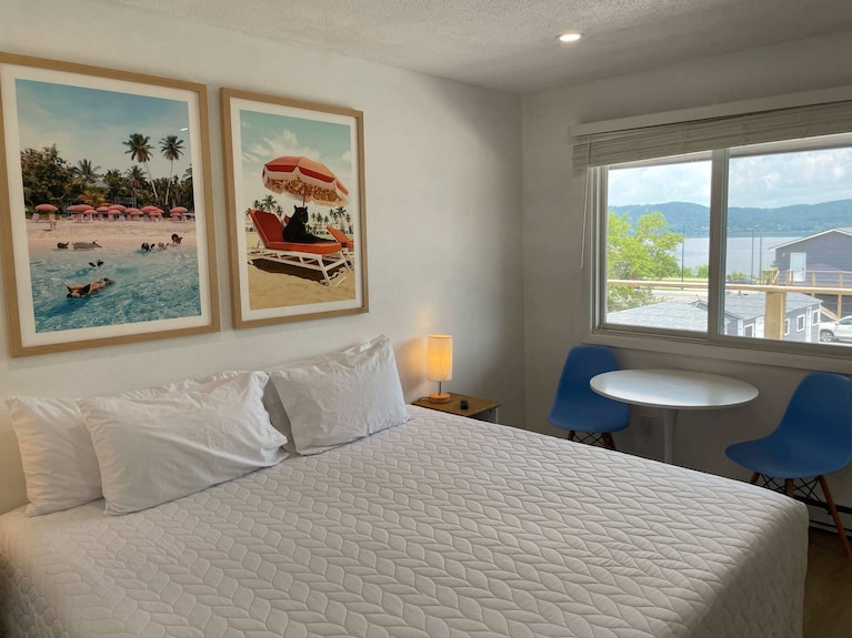 Single King Room (Upper Level) - Minnesota