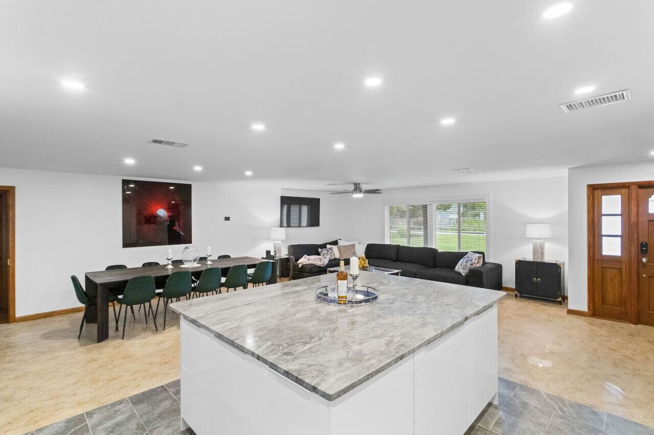 Luxury Villa With Heated Saltwater Pool & Spa, Mini Golf, Bbq, 5 Mins To Beach - Indian Rocks Beach, FL