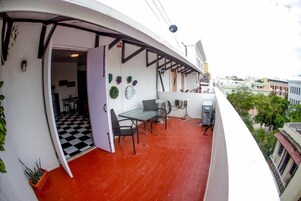 Suite# PH-1 (With Terrace) | Terraço/pátio interior