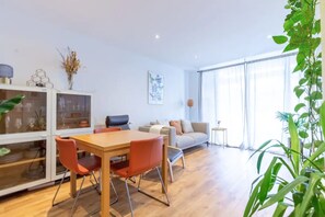 Apartamento Básico, 1 cama queen-size | Restaurantes