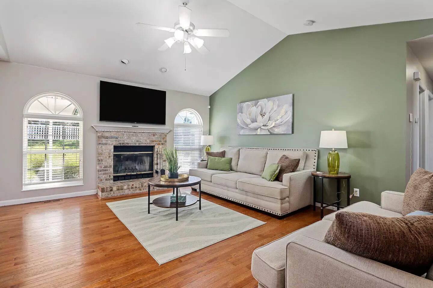 Sage Haven Ranch Retreat, Yard, Fire Pit, Bbq, Office Space, Close To Shopping - O'Fallon, MO