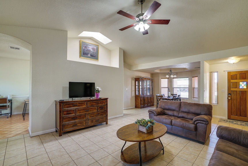 Convenient Las Cruces Home W/ Patio & Grill! - Field of Dreams - Las Cruces