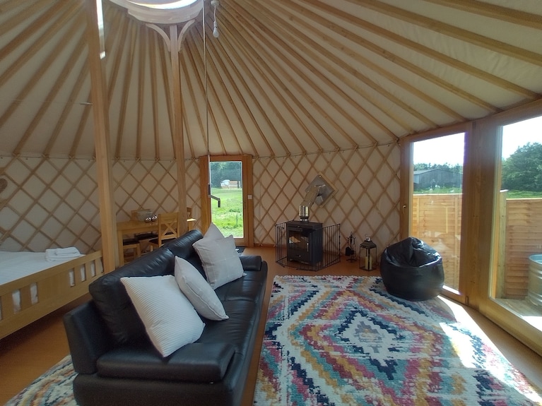 Luxury Glamping Yurts With Hot Tubs - ペンブルックシャー