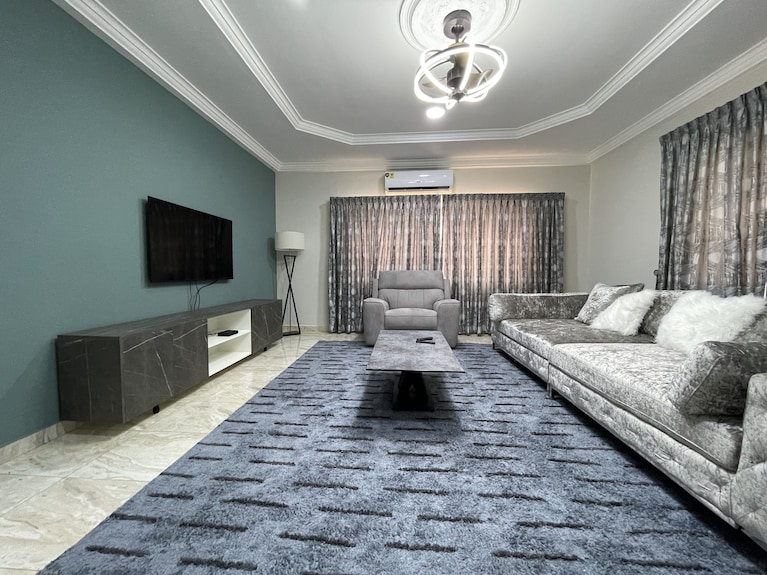 Luxury Vacation Home Private & Quintessential 2.4 Mile To Accra Center - Accra