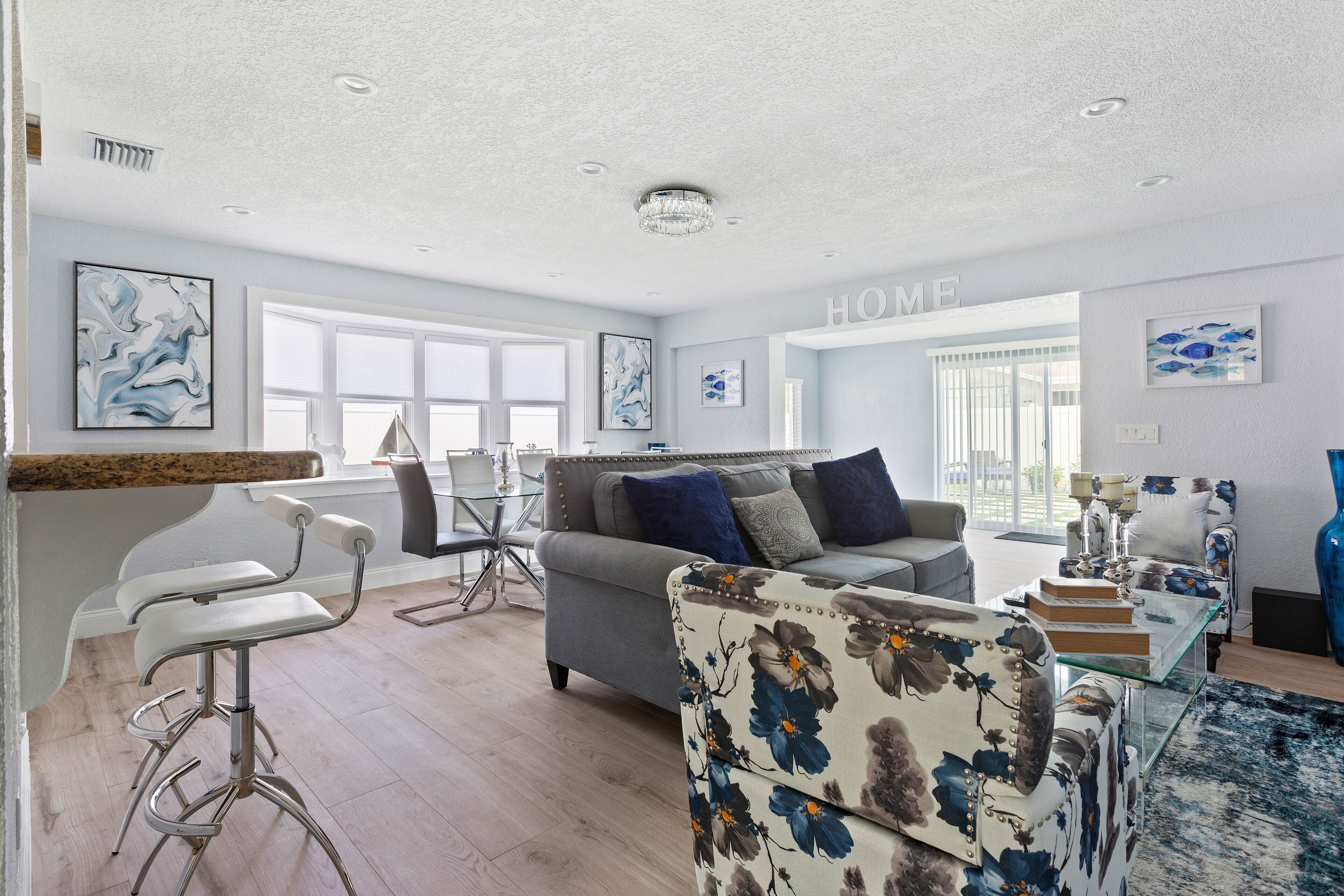 Glam's Guest House In Palm Beach Gardens - West Palm Beach, FL