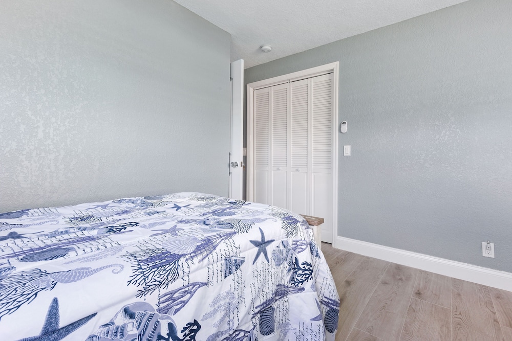Glam's Guest House In Palm Beach Gardens - West Palm Beach