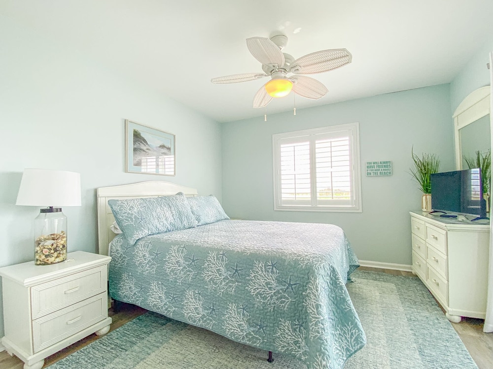 Oceanfront And Modern Top Location On Ocean Blvd W Pool - South Carolina