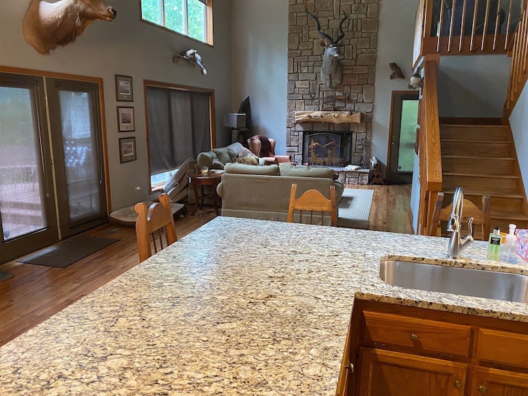 Beaver Lake Paradise With Bunkhouse - Fayetteville, AR
