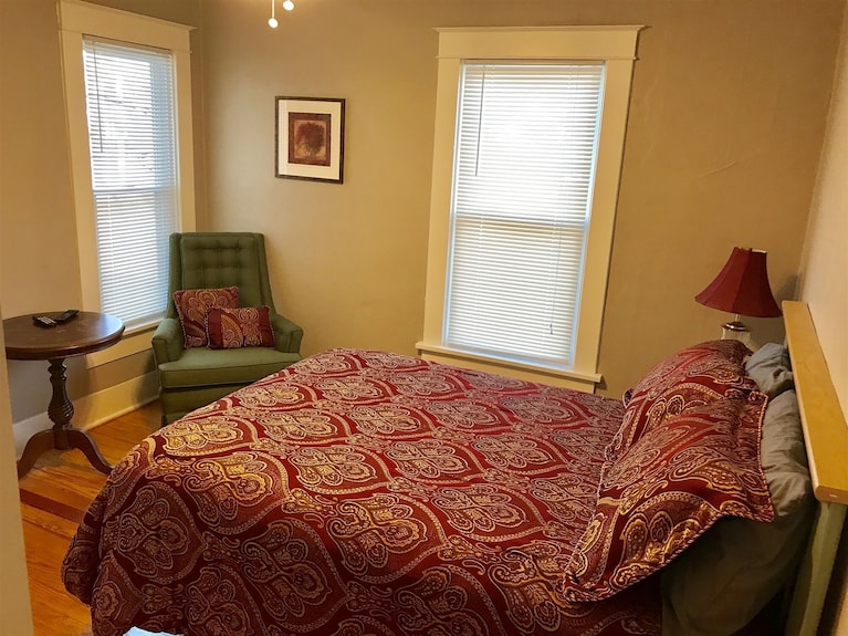 Grayhouse Inn - Room #7 - Nebraska