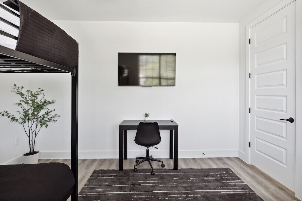 3 Bdr Gated Home, 2 King Beds, Near Medical Center, Nrg Stadium & Downtown - Sunnyside - Houston