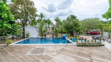 2 piscinas exteriores