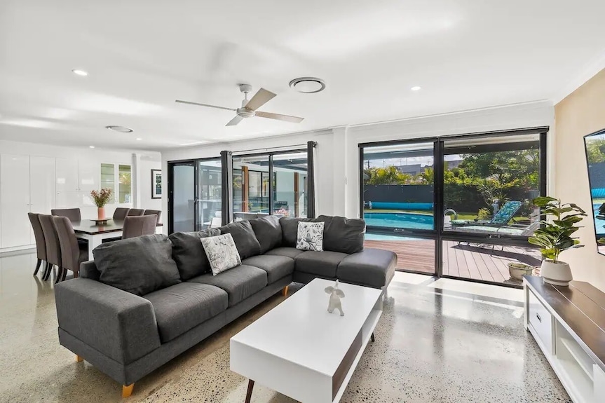 Ultra Modern & Relaxing Inner City - Private Pool And Yard - 10min Walk To Beach - Broadbeach
