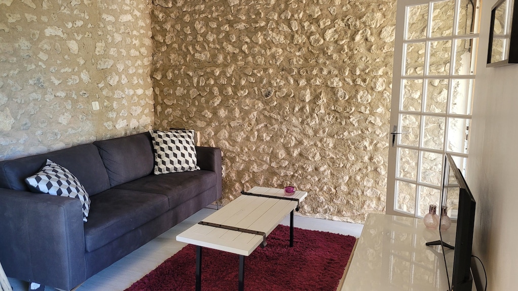 Renovated Cottage With Two Bedrooms And Shared Swimming Pool - Périgord