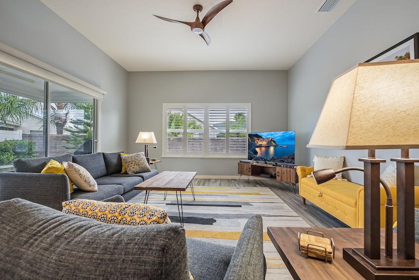 Everything! 3/2, Free Golf & 4-seat Cart, Resident Passes, Pets. - The Villages, FL