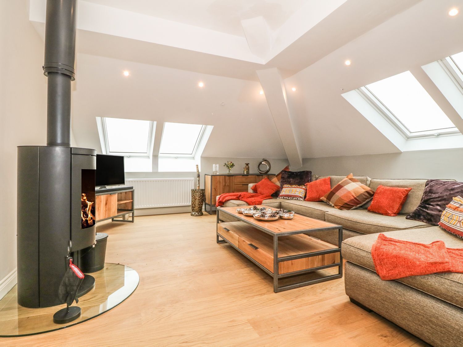 Sardis Chapel 1, Pet Friendly, Luxury Holiday Cottage In Malltraeth - Caernarfon