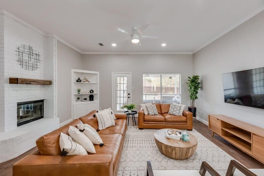 Boho Chic Home W Backyard Paradise - Pool + Grill - Roanoke, TX